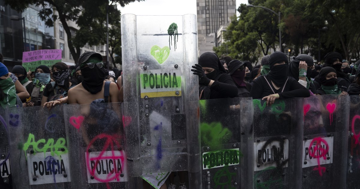 Feminist occupation of National Human Rights Commission in Mexico ...