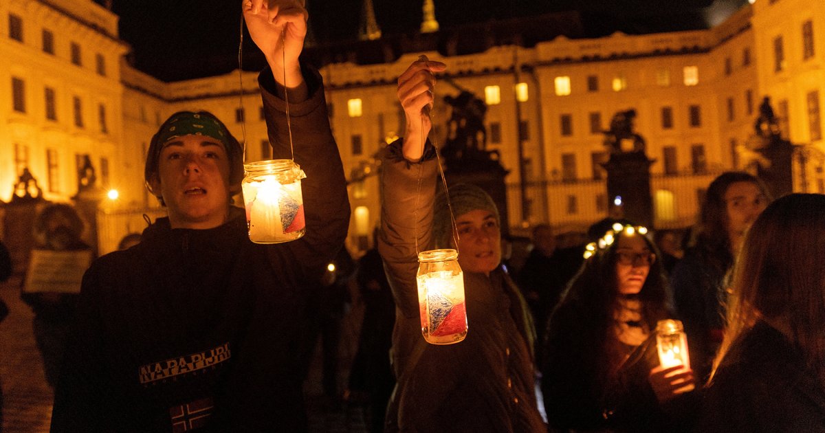 Protesters rally against far-right’s inclusion in government, watchdogs ...